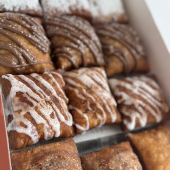 BEIGNETS & BREW - Updated May 2025 - 110 Photos & 22 Reviews - 2079 ...