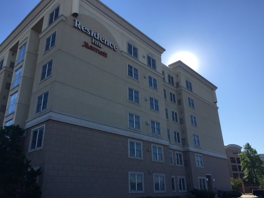 RESIDENCE INN MISSISSAUGA-AIRPORT CORPORATE CENTRE WEST - Updated June ...