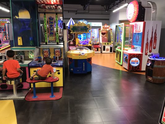 FAMILY FUN CENTER - Updated December 2025 - 33 Photos & 44 Reviews ...