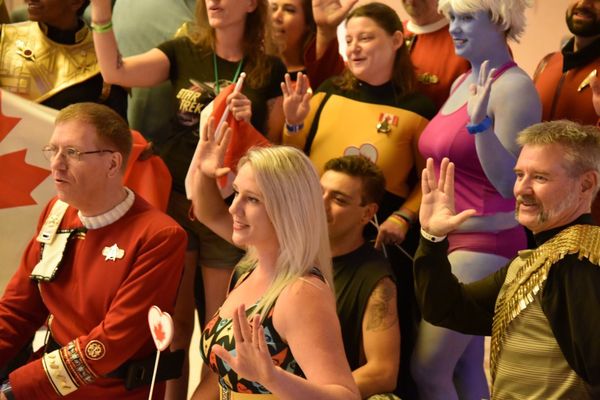 THE OFFICIAL STAR TREK CONVENTION - Updated August 2024 - 316 Photos ...