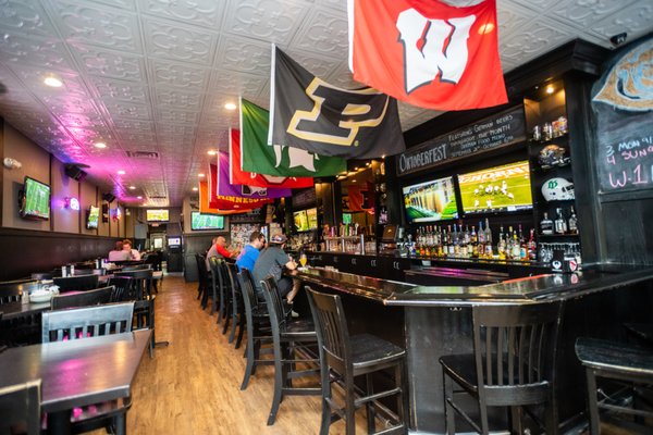 PINTS - 123 Photos & 247 Reviews - 112 S York St, Elmhurst, Illinois ...