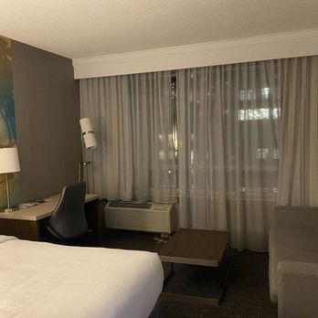 COURTYARD BY MARRIOTT TORONTO DOWNTOWN - Updated December 2025 - 138 ...