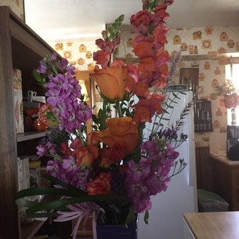 ROBYNN’S NEST FLOWERS & GIFTS - Updated August 2025 - 102 Photos & 58 ...