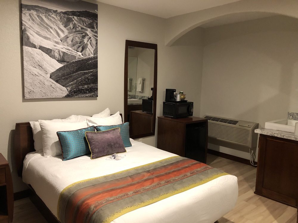 SHOSHONE INN - 27 Photos & 38 Reviews - 113 N State Hwy 127, Shoshone ...