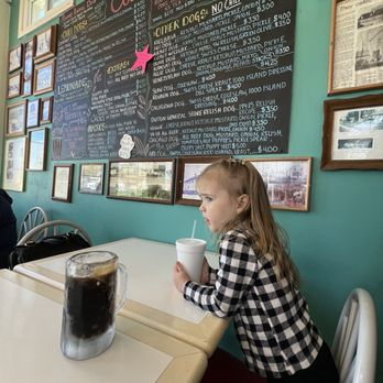 COOKS DRIVE IN - Updated October 2025 - 53 Photos & 49 Reviews - 6874 ...