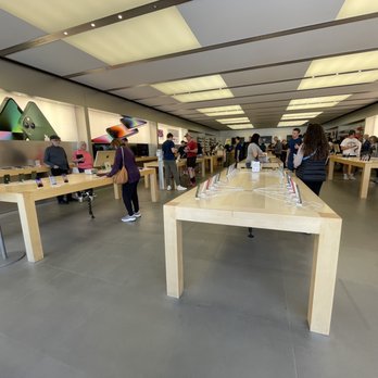 APPLE ABQ UPTOWN - Updated November 2025 - 40 Photos & 207 Reviews ...