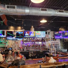 INDUSTRIAL TAPHOUSE - Updated June 2025 - 313 Photos & 364 Reviews ...