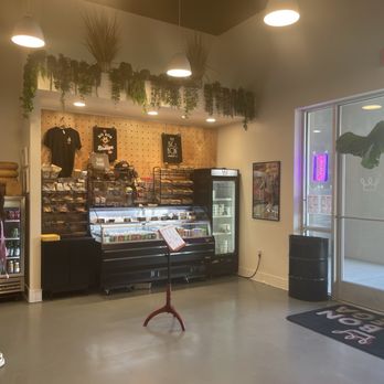 BIG BON BODEGA - Updated December 2025 - 76 Photos & 29 Reviews - 100 ...