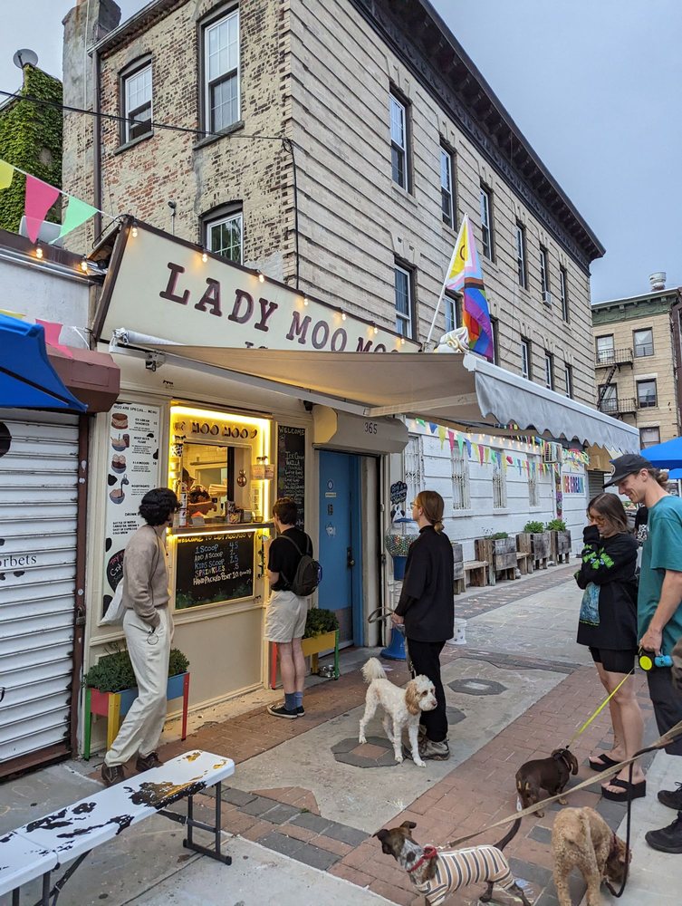 LADY MOO MOO ICE CREAM - Updated June 2024 - 234 Photos & 135 Reviews ...