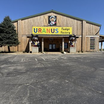 URANUS FUDGE FACTORY - Updated September 2025 - 143 Photos & 17 Reviews - 6404 National Rd E ...