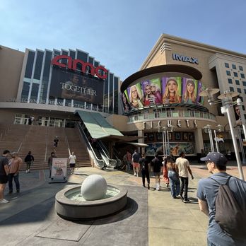 AMC BURBANK 16 - Updated October 2025 - 1002 Photos & 1407 Reviews ...