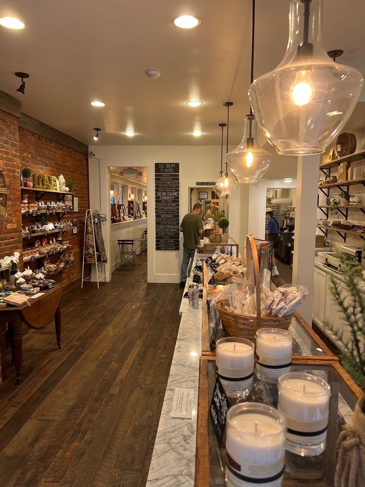 LANCASTER SWEET SHOPPE - 140 Photos & 58 Reviews - 141 N Duke St ...