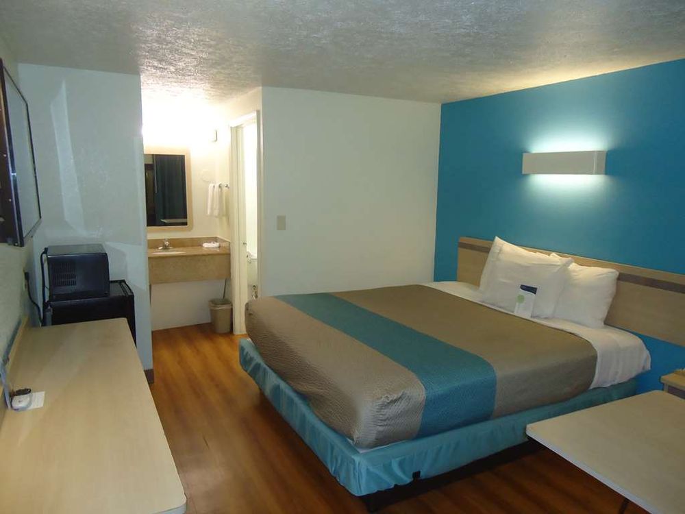 MOTEL 6 MOTELS - Updated June 2024 - 20 Photos - 1203 Highway 45 N ...