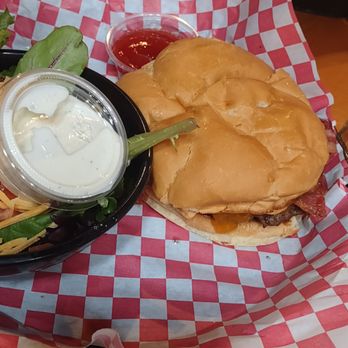 NEWT’S NORTH - Updated December 2025 - 155 Photos & 194 Reviews - 5231 ...