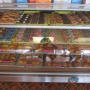 ROBIN’S SNOWFLAKE DONUTS & CAFE - 518 Photos & 197 Reviews - 4660 ...