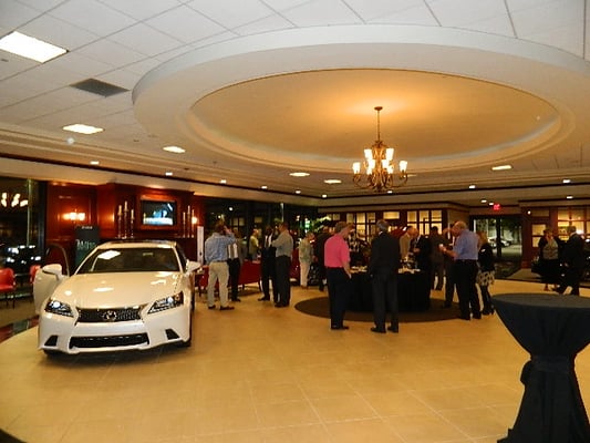 HENDRICK LEXUS CHARLESTON - Updated October 2025 - 44 Photos & 62 ...