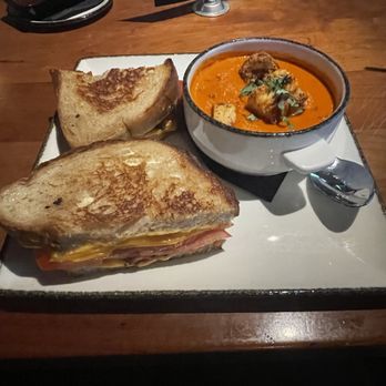 TOMMY’S TAVERN + TAP - Updated August 2025 - 472 Photos & 289 Reviews ...