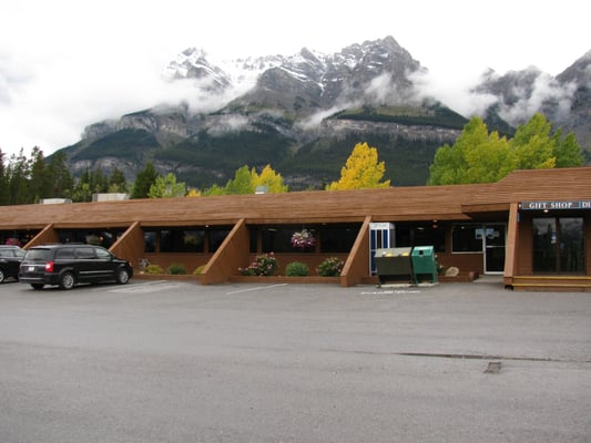 THE CROSSING RESORT - 10 Photos & 13 Reviews - Ice Field Parkway, Lake ...