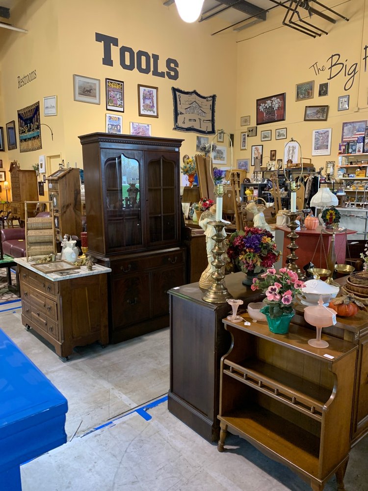 SECOND CHANCES CONSIGNMENT SHOPPE - 10 Photos - 5247 W Ridge Rd ...