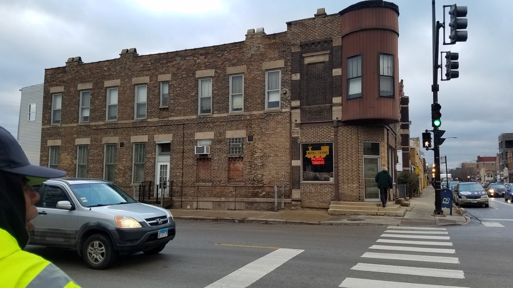 ZIENTEK’S MODEL TRAINS - Updated January 2026 - 2001 W 18th St, Chicago ...