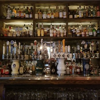 BERLINER PUB - Updated January 2026 - 777 Photos & 767 Reviews - 221 ...