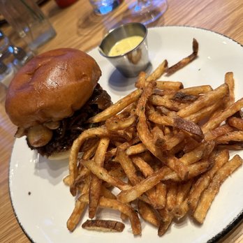 A-SIDE PUBLIC HOUSE - 243 Photos & 138 Reviews - 754 Randolph Ave ...