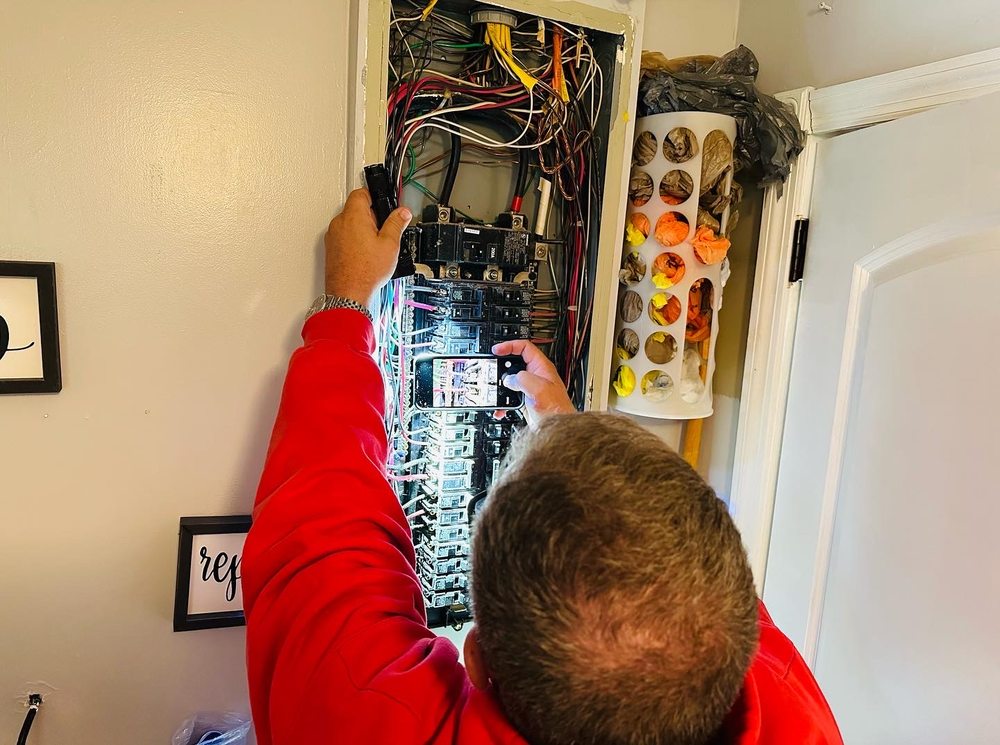 SO.FLO HOME DETECTIVE - Updated October 2025 - 17 Photos - Florida City ...