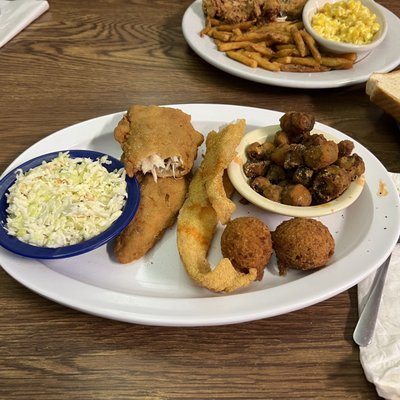 CATFISH CORNER - Updated September 2025 - 58 Photos & 91 Reviews - 914 ...