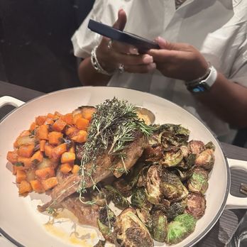 AMINA - Updated July 2025 - 622 Photos & 242 Reviews - 1102 Germantown ...