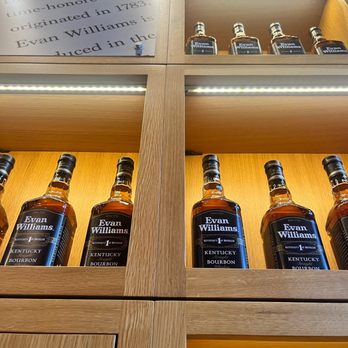 EVAN WILLIAMS BOURBON EXPERIENCE - 1214 Photos & 551 Reviews - 528 W ...
