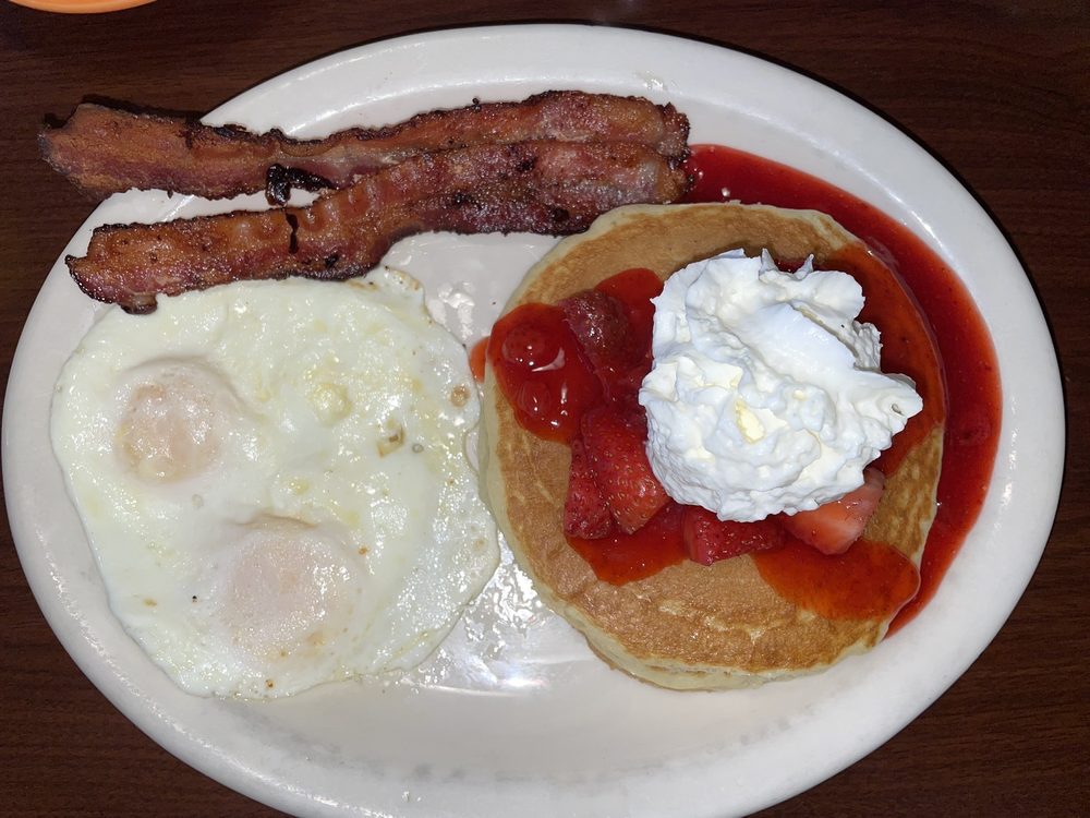 VILLAGE INN - Updated May 2025 - 23 Photos & 45 Reviews - 2036 S ...