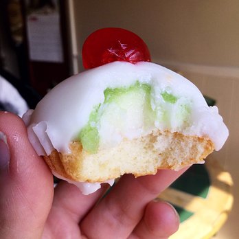 CAFE PICCOLO PASTRY & BAGELS - Updated December 2025 - 58 Photos & 31 ...