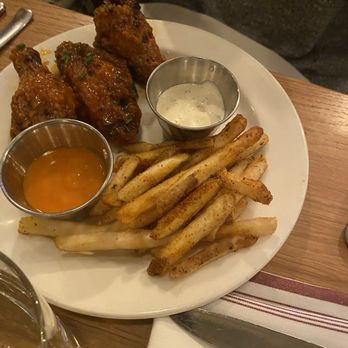 MARCUS BAR & GRILLE - Updated September 2024 - 925 Photos & 307 Reviews ...