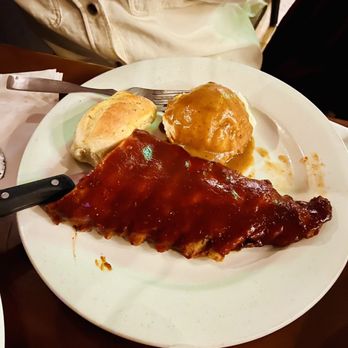 DELLIS’ RESTAURANT BAR & GRILL - Updated September 2024 - 78 Photos ...