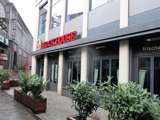 BLOCK HOUSE - Updated July 2025 - 74 Photos & 102 Reviews ...