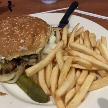 MANOR GRILL & BAR - Updated September 2025 - 1172 Photos & 365 Reviews ...