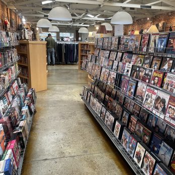 GOODWILL INDUSTRIES - Updated November 2024 - 84 Photos & 164 Reviews ...