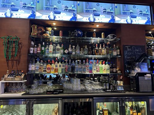 THE DRAFT SPORTS BAR & GRILL - Updated December 2025 - 101 Photos & 87 ...