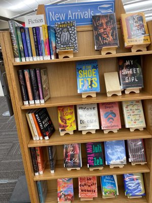 EDMOND LIBRARY - Updated October 2025 - 23 Photos & 20 Reviews - 10 S ...