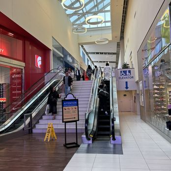 RIVERWALK OUTLETS - Updated December 2025 - 562 Photos & 224 Reviews ...