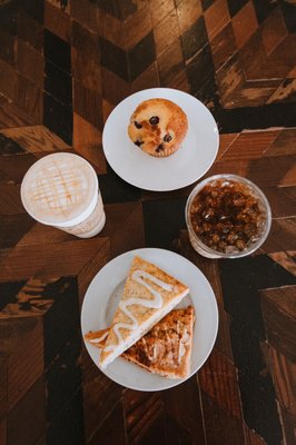 MONKS COFFEE SHOP - Updated July 2024 - 47 Photos & 97 Reviews - 233 ...