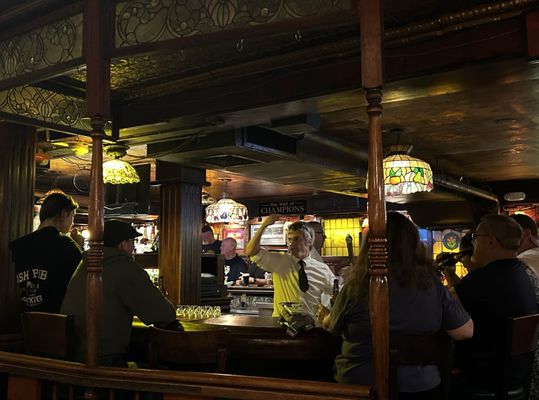 THE IRISH PUB - Updated January 2026 - 390 Photos & 477 Reviews - 164 ...