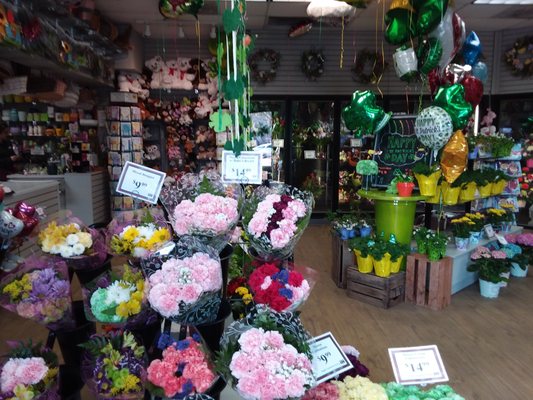 FLOWERAMA - 62 Photos - 2495 Mogadore Rd, Akron, Ohio - Florists ...