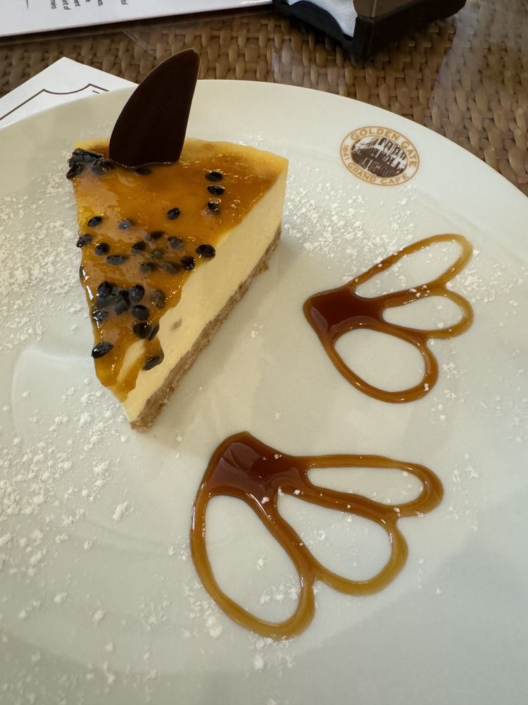 GOLDEN GATE - Updated December 2024 - 44 Photos - Av. Zarco, Côte-d'Or ...