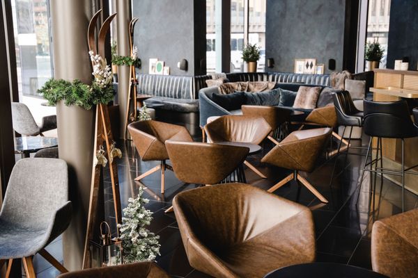 BEZEL BAR - Updated October 2025 - 208 Photos & 54 Reviews - 1550 Court ...