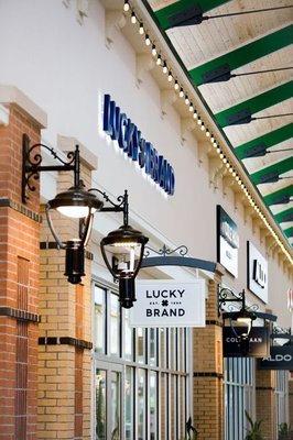 TANGER OUTLETS SAVANNAH - Updated January 2025 - 154 Photos & 125 ...