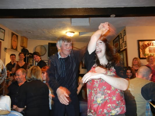 THE REEL INN - Updated August 2025 - Bridge Street, Donegal, Republic ...