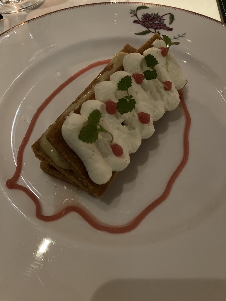 REFUEL BAR & RESTAURANT - 20 Photos & 24 Reviews - 4 Richmond Mews ...