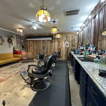 PENNY LANE BARBER - Updated December 2025 - 36 Photos - 369 Monroe St ...
