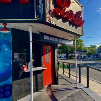 BLACK MAGIC PIZZA - Updated July 2024 - 90 Photos & 34 Reviews - 121 N ...